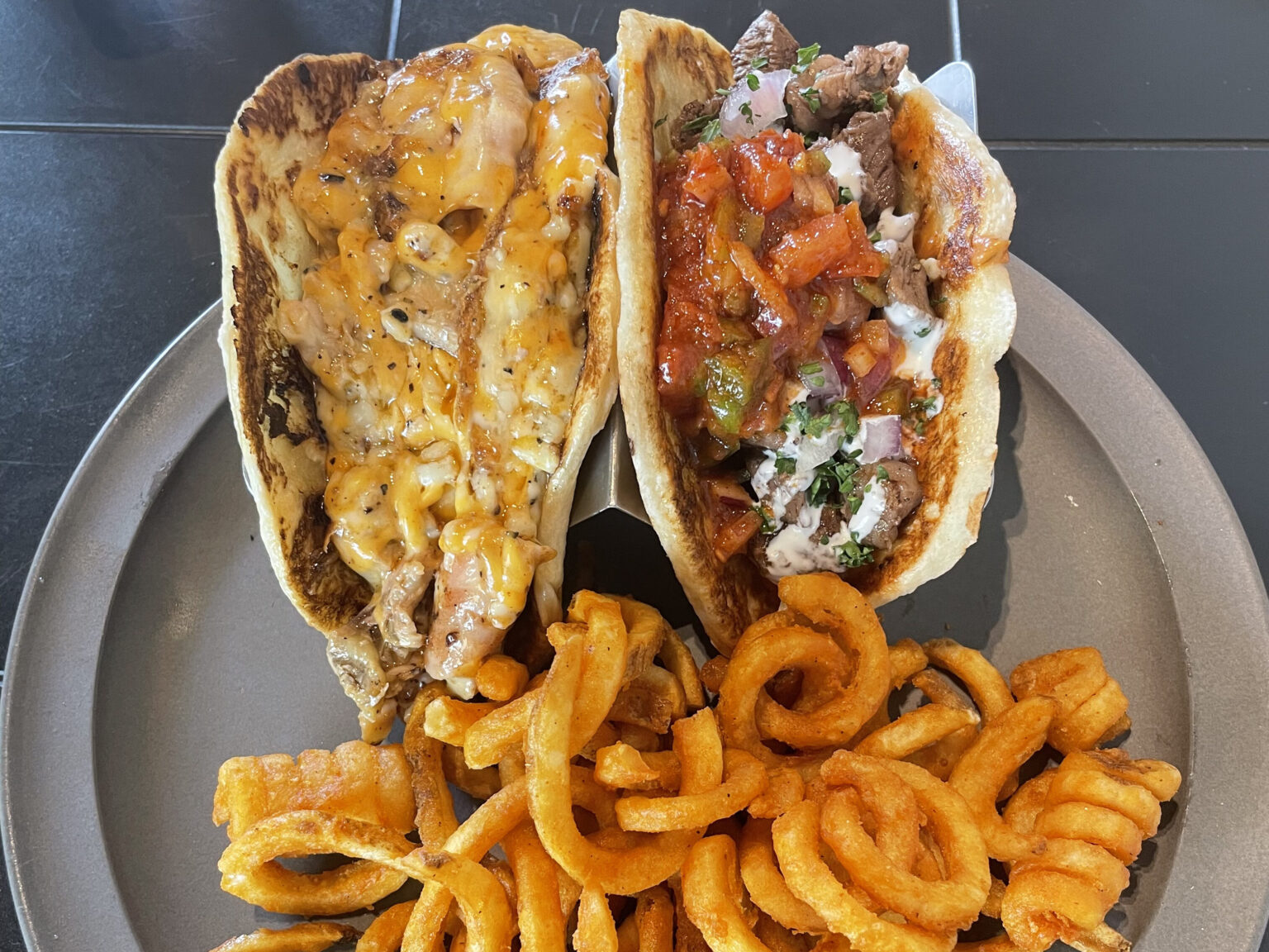 ブルーエントランスキッチンがついに中目黒に進出⁉︎沖縄で絶対に行くべきオシャレなタコス店‼︎ – 沖縄ナララ